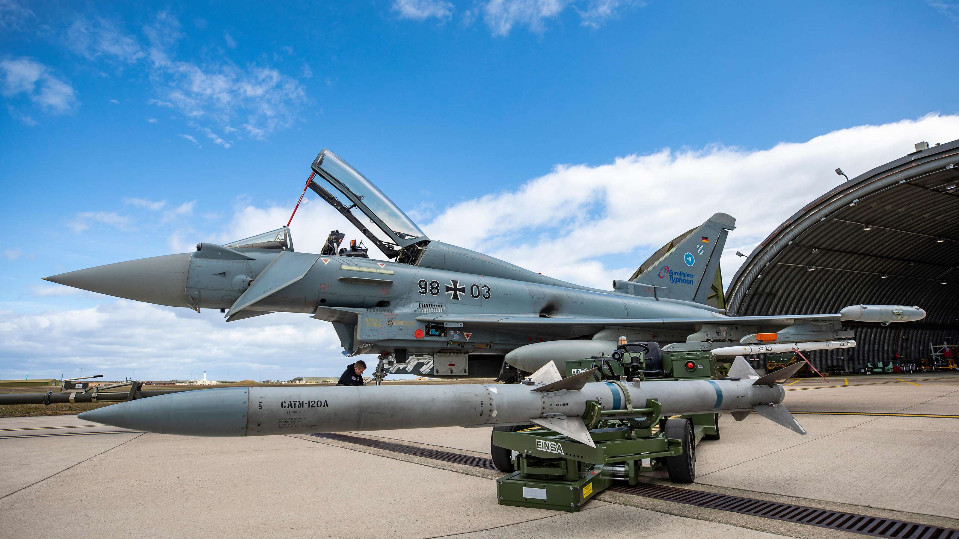 Ausrüstung und Technik: Die Luft-Luft-Rakete AIM-120 AMRAAM