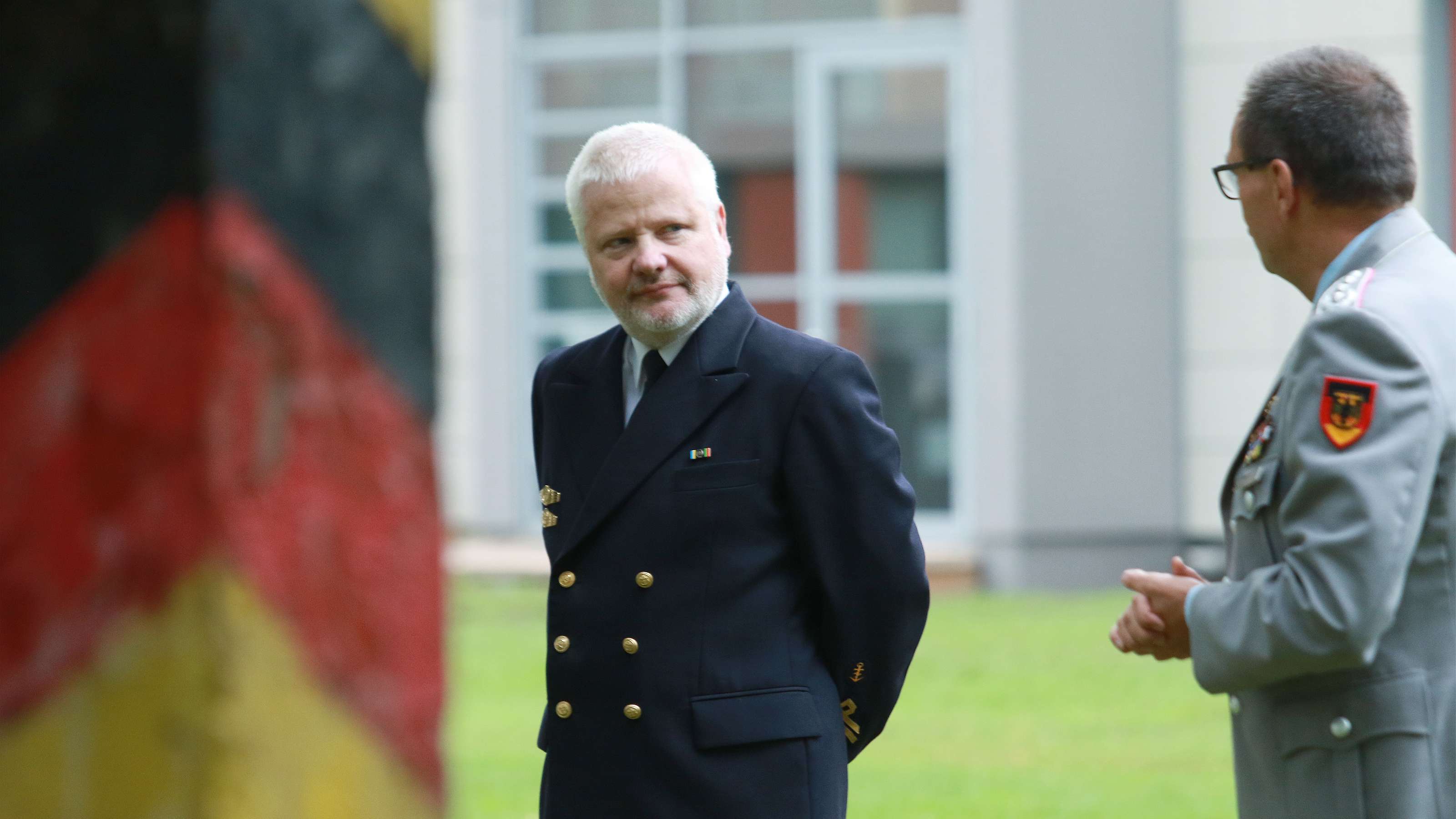 Verabschiedung an der Grenzsäule