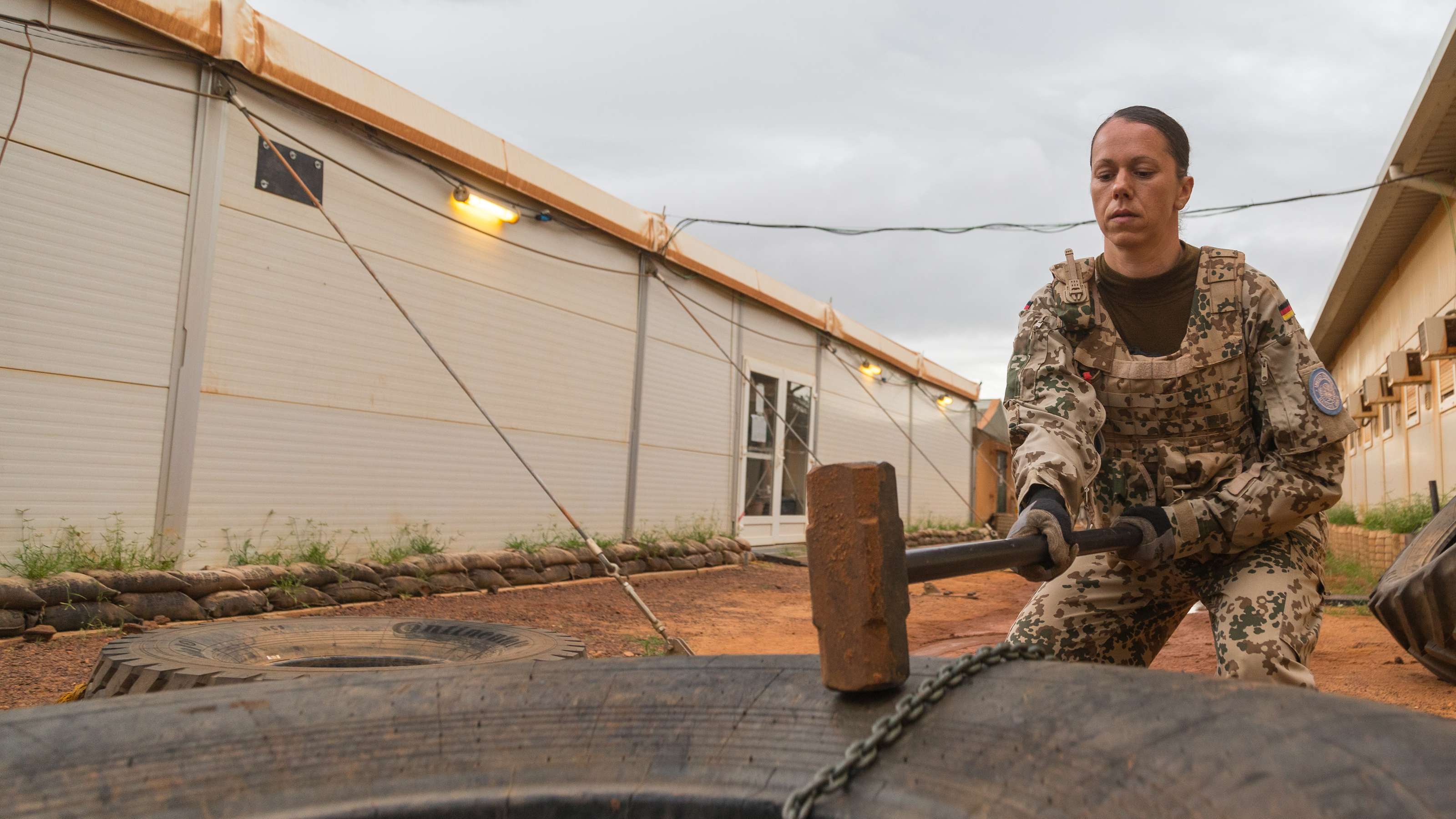 MINUSMA: Fitnesstraining im Camp Castor