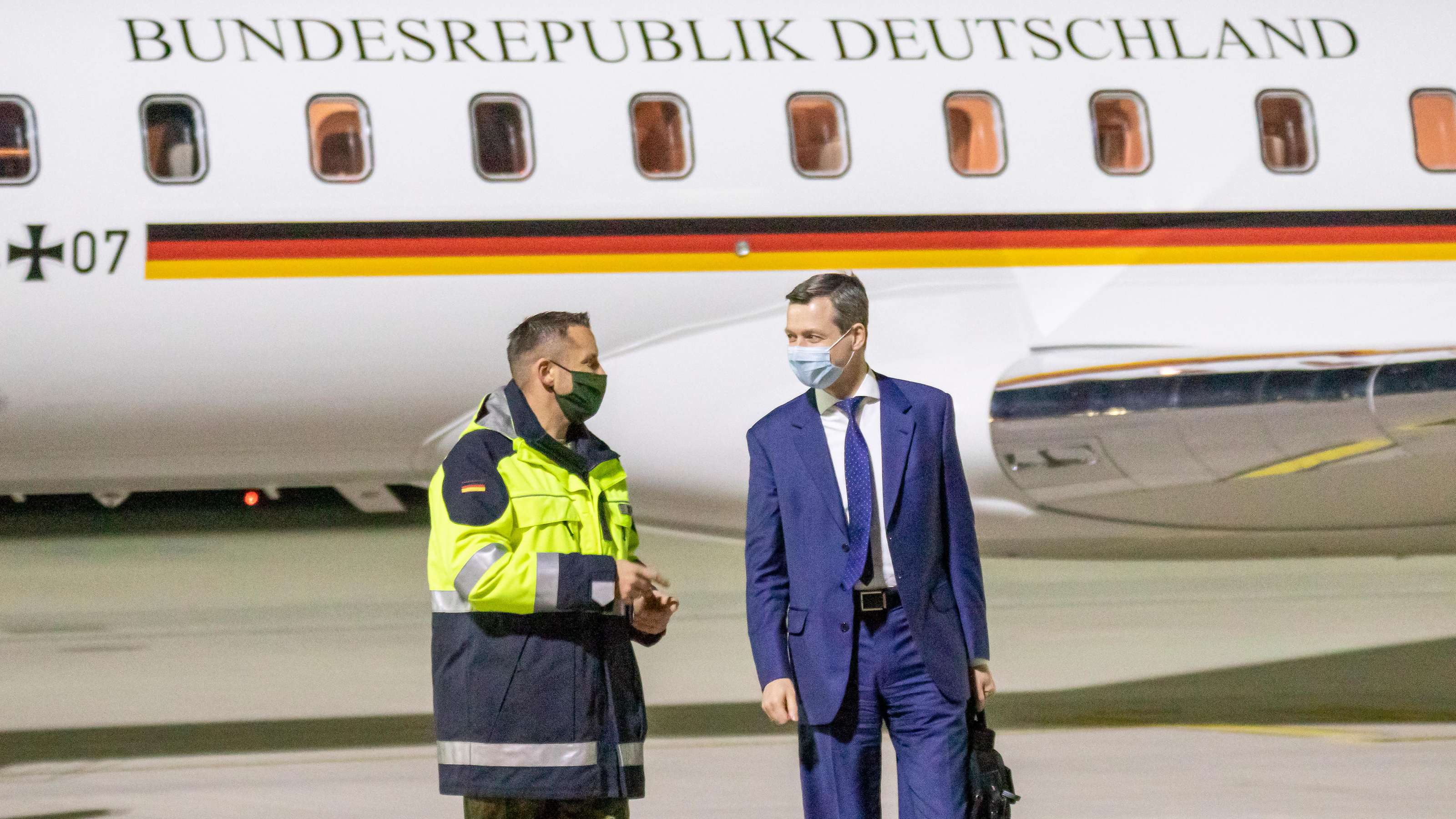 Thomas Silberhorn landet am BER