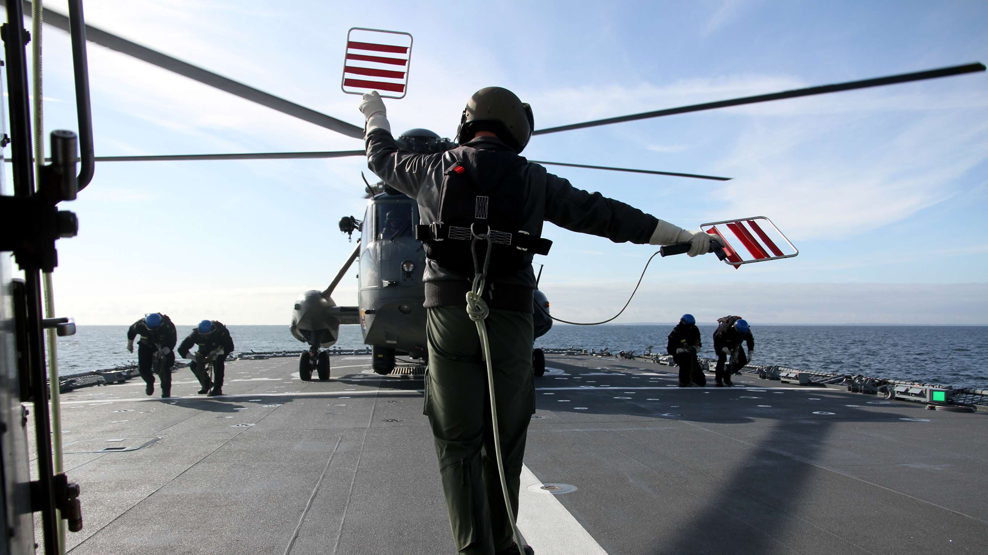 sea-king-startet-von-flugdeck.jpg