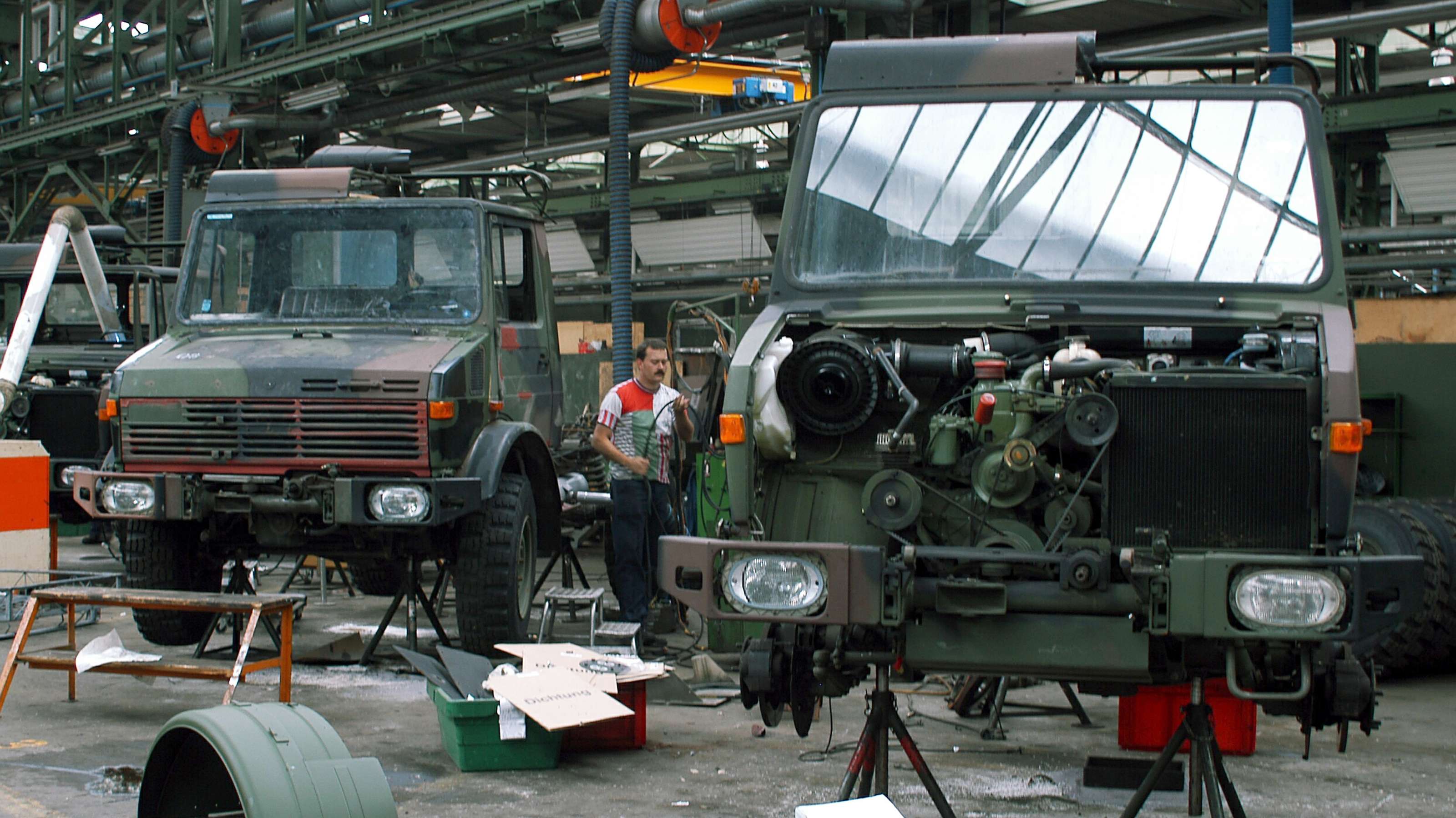 lkw-2t-gl-unimog-chassis.jpg