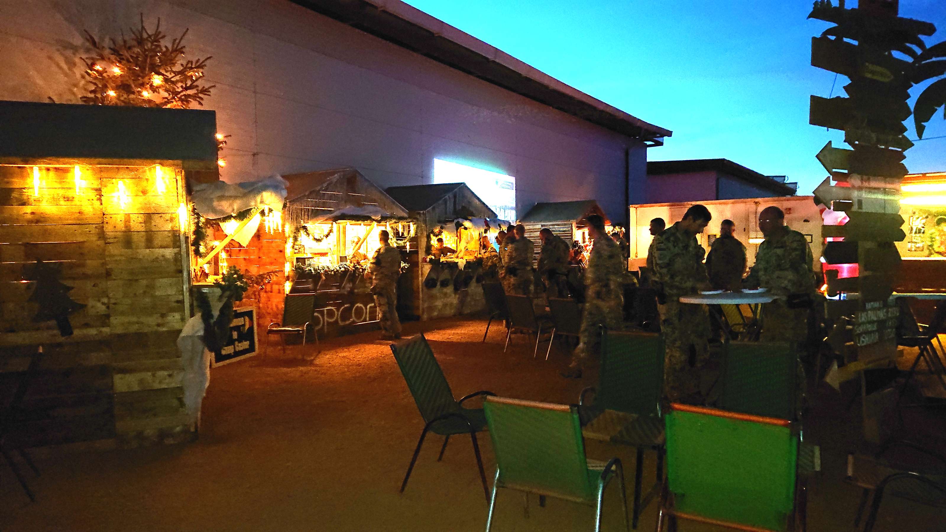 Weihnachtsmarkt im Camp Castor in Gao