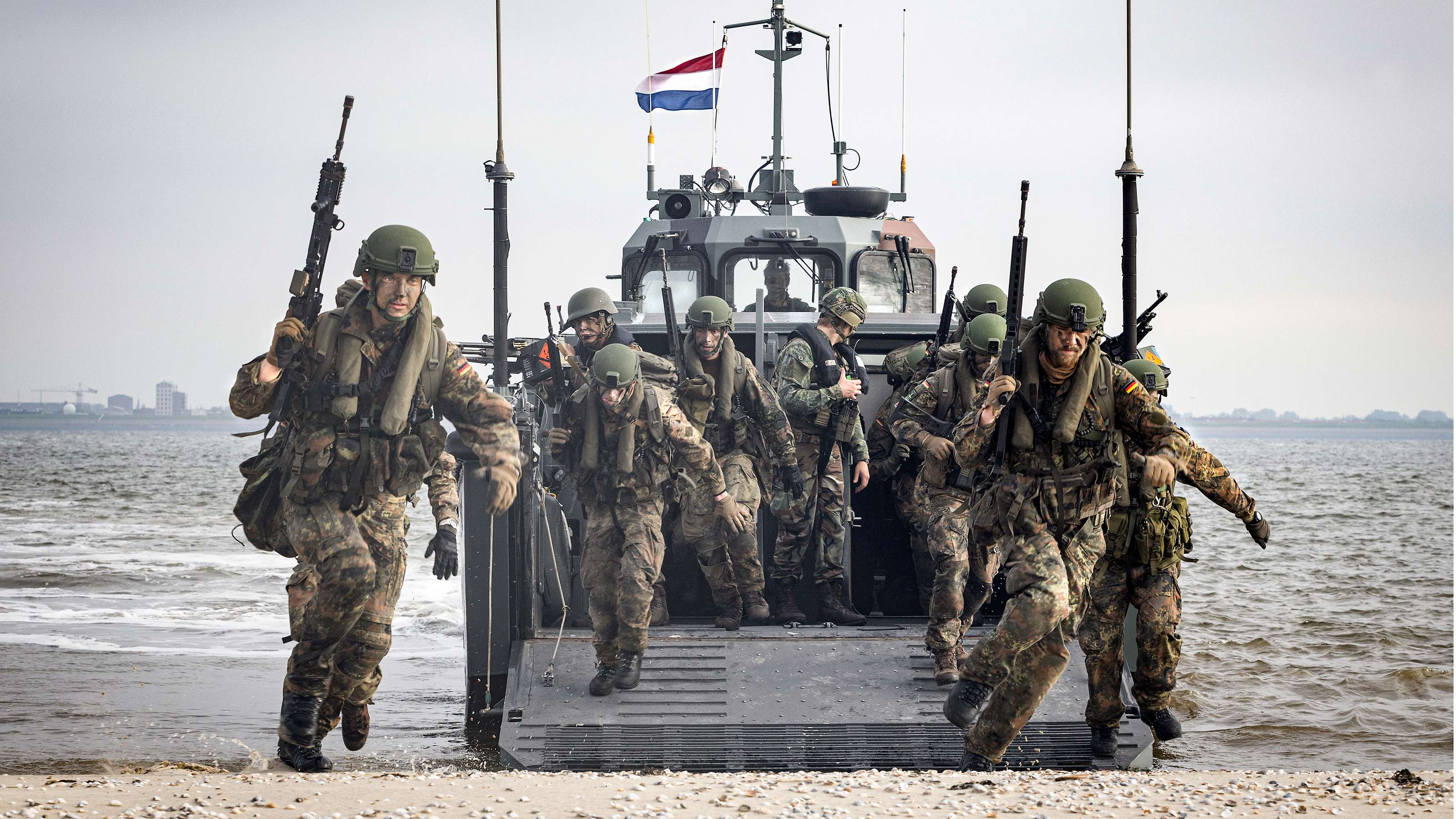 Amphibische Operationen: eine Einführung