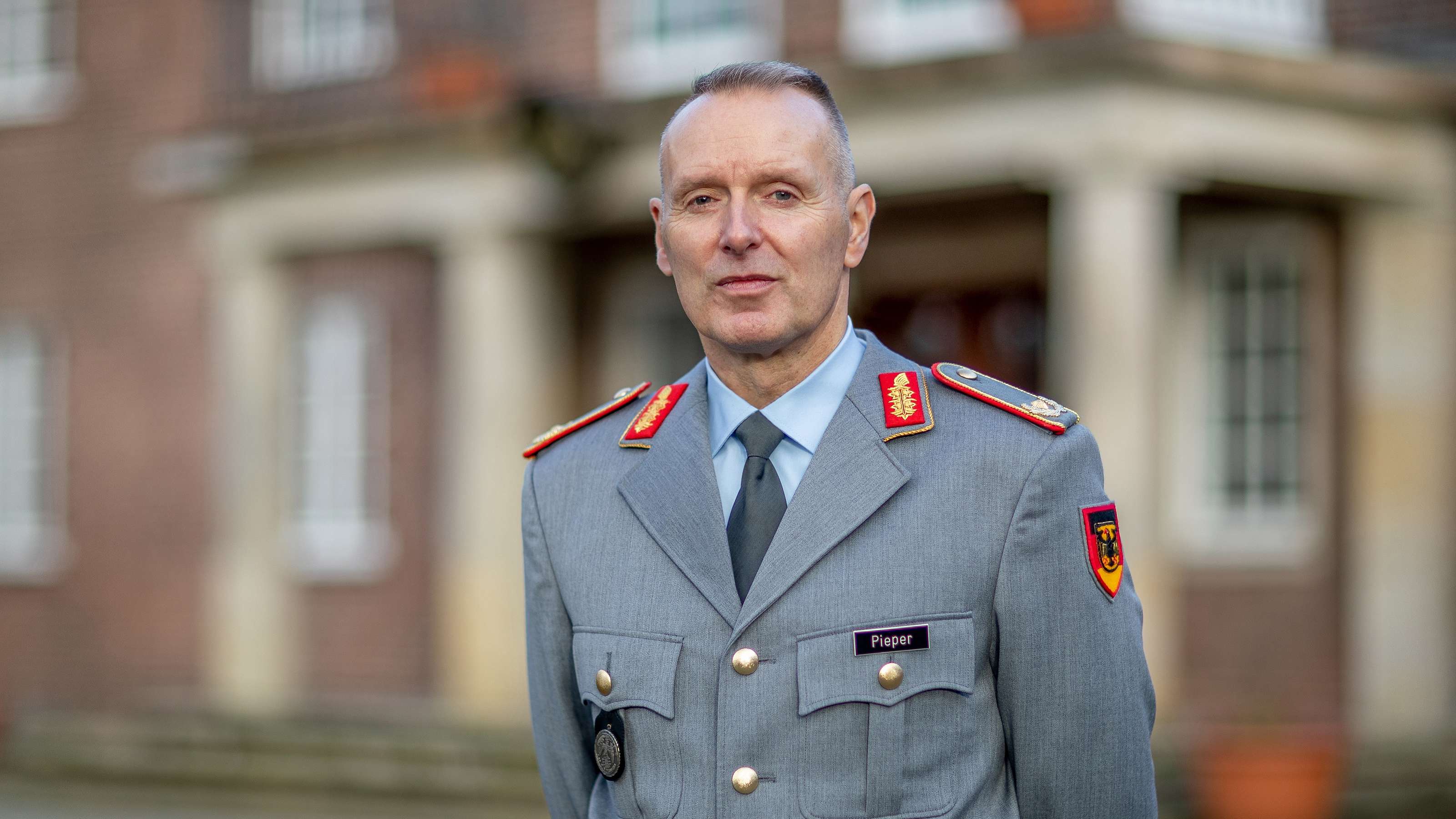 Curriculum Vitae Brigadier Frank Pieper