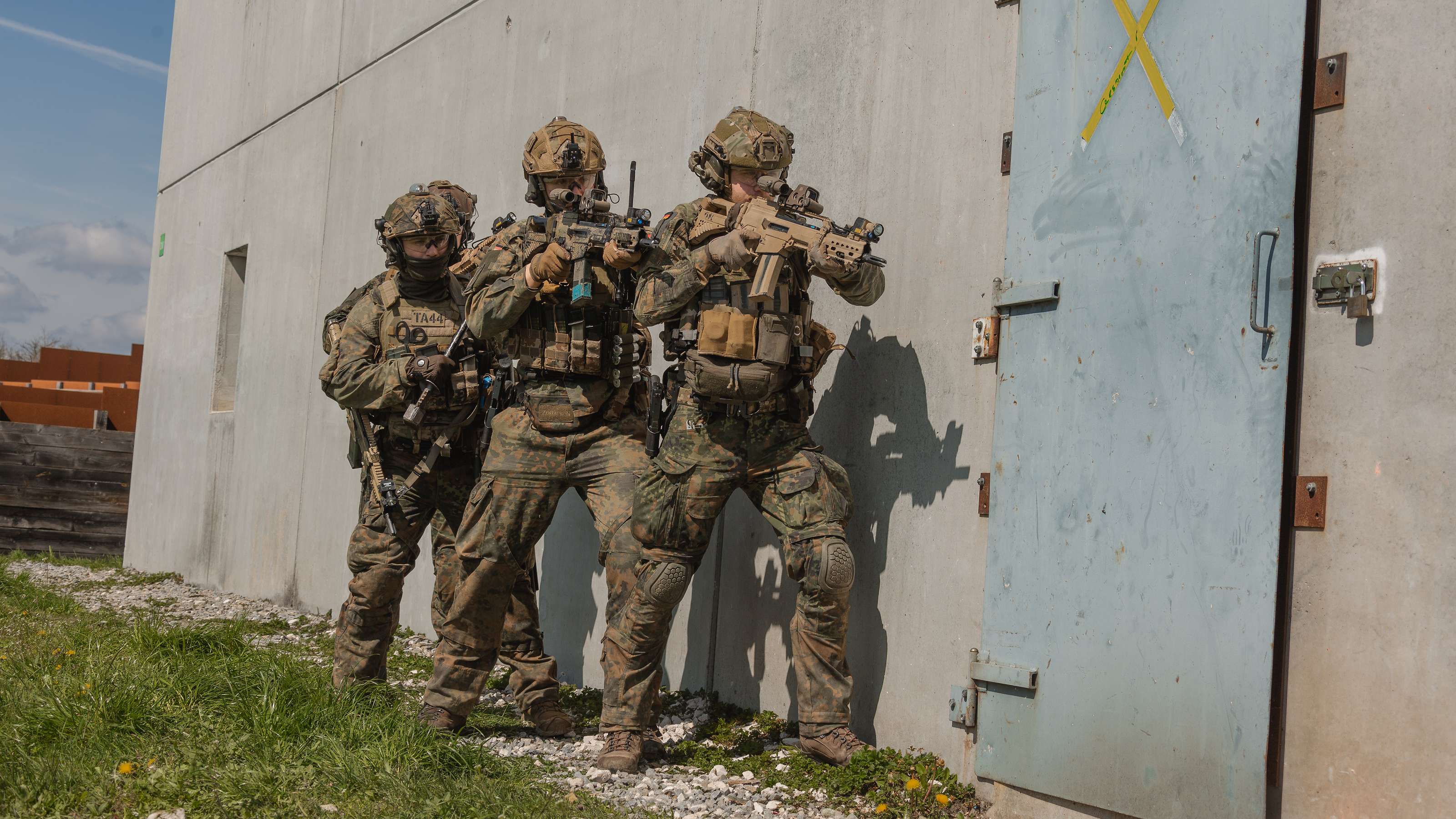 Seedorfer Fallschirmjäger üben den Kampf im urbanen Raum