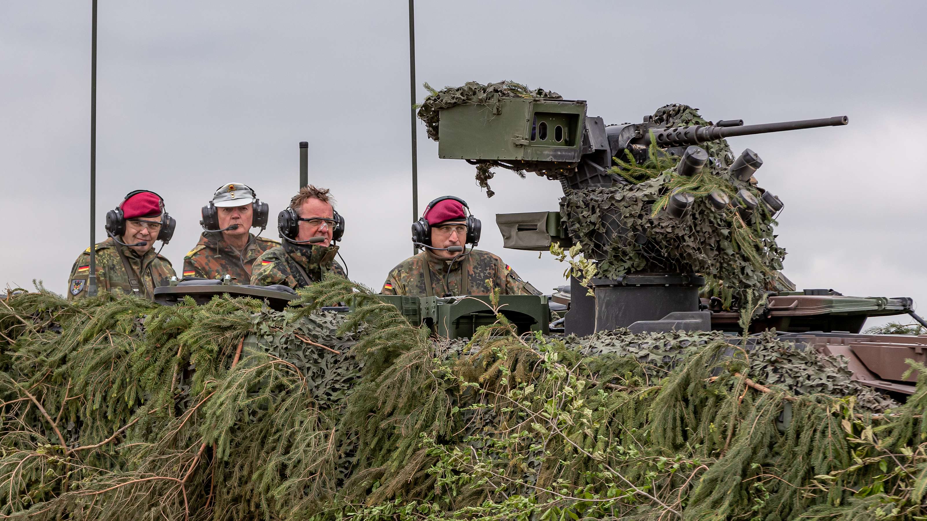 Verteidigungsminister besucht die Infanterieschule der Bundeswehr