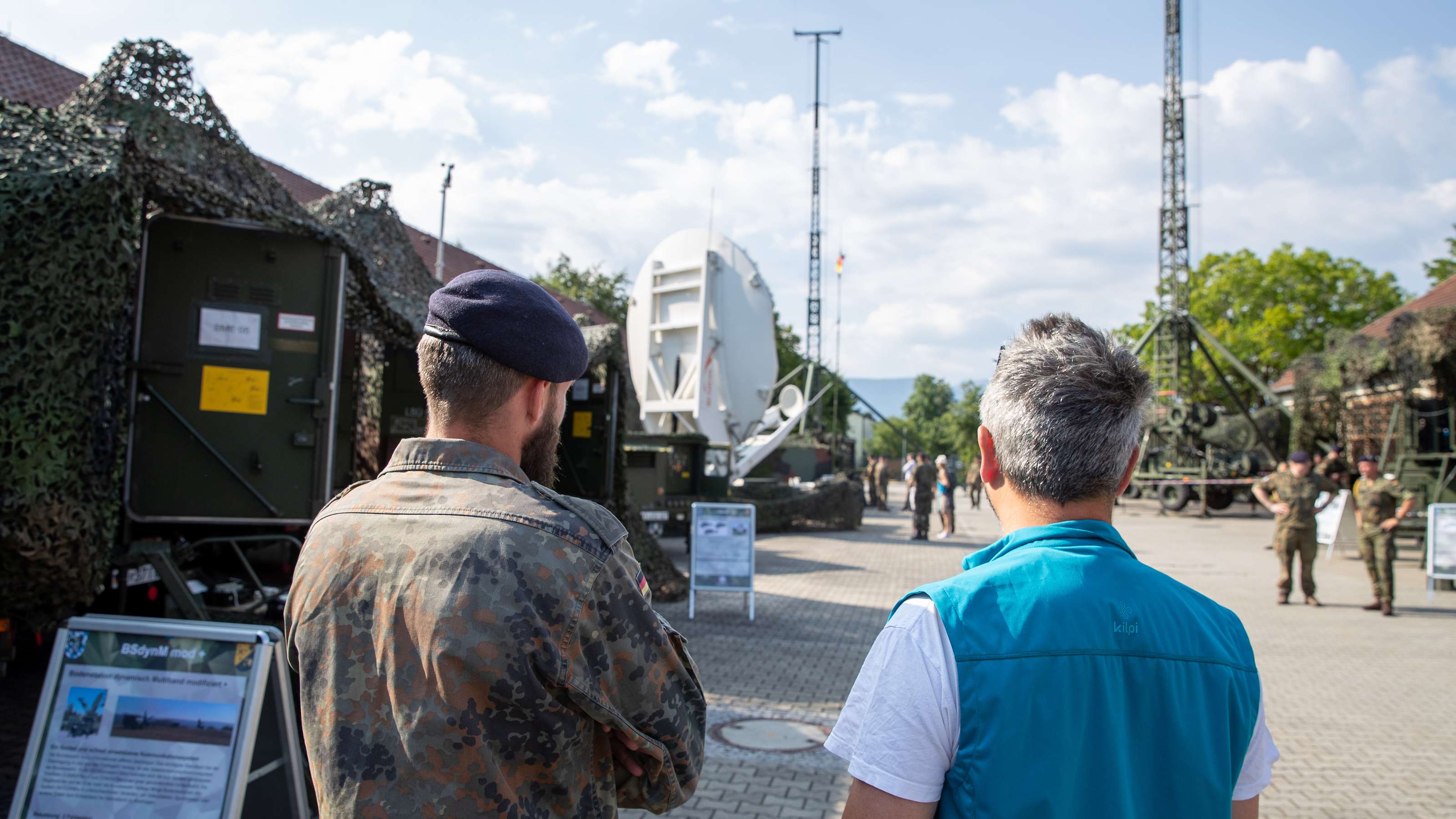 Berge, Antennen und gute Laune beim Tag der Bundeswehr