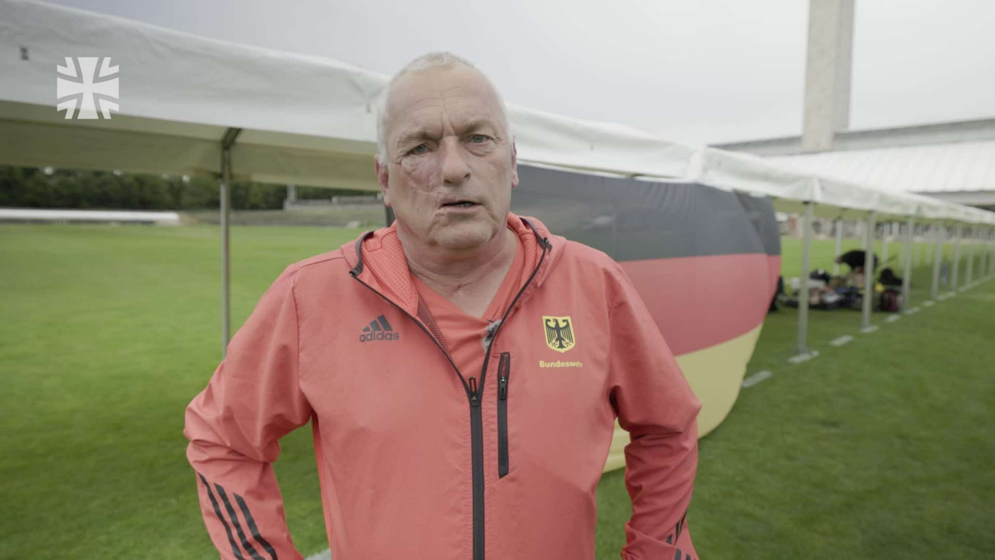 Einsatzversehrter beim Bogenschießen