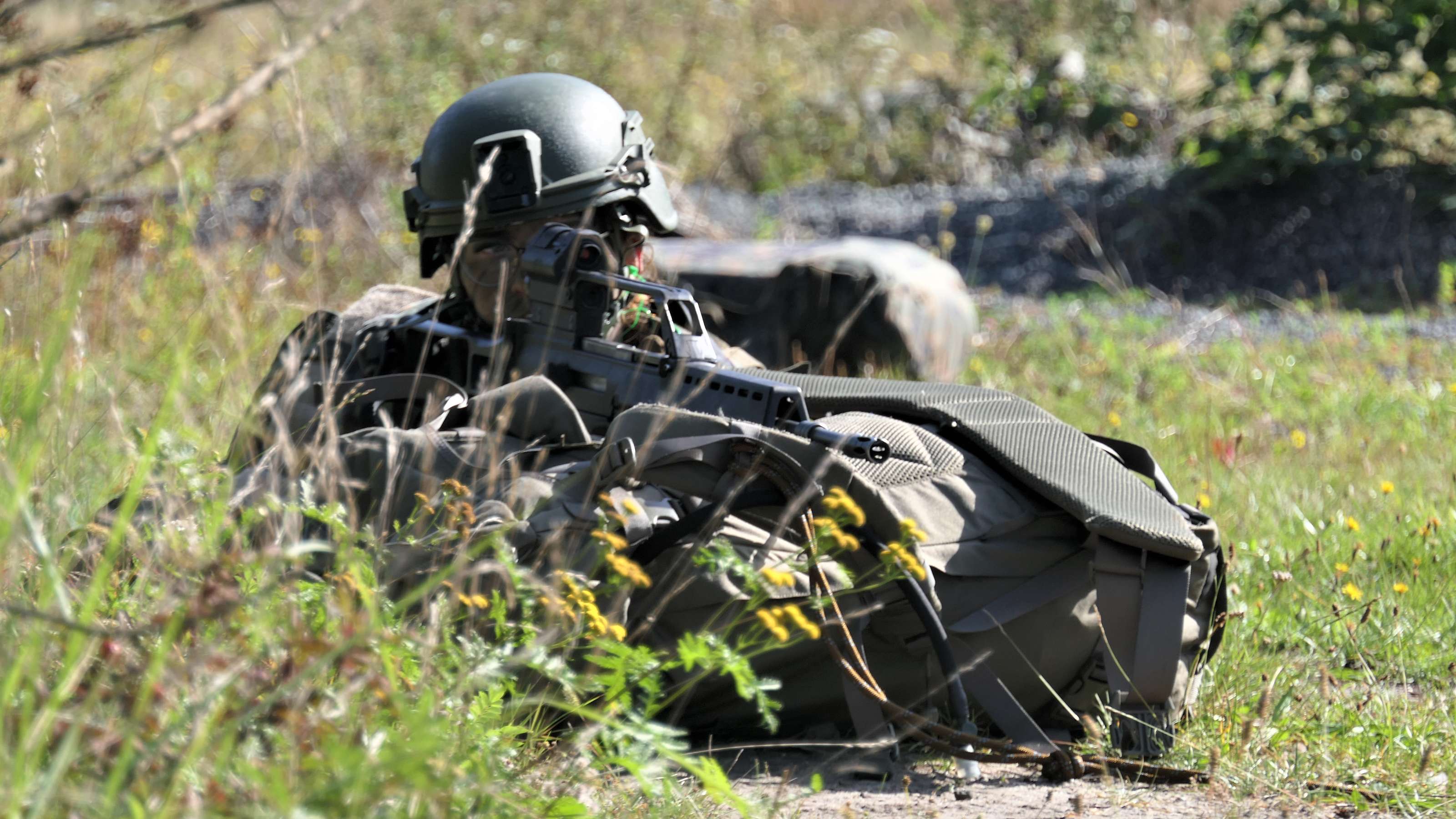 Angehende Bundeswehr-Feldwebel beweisen sich bei Gefechtsübung