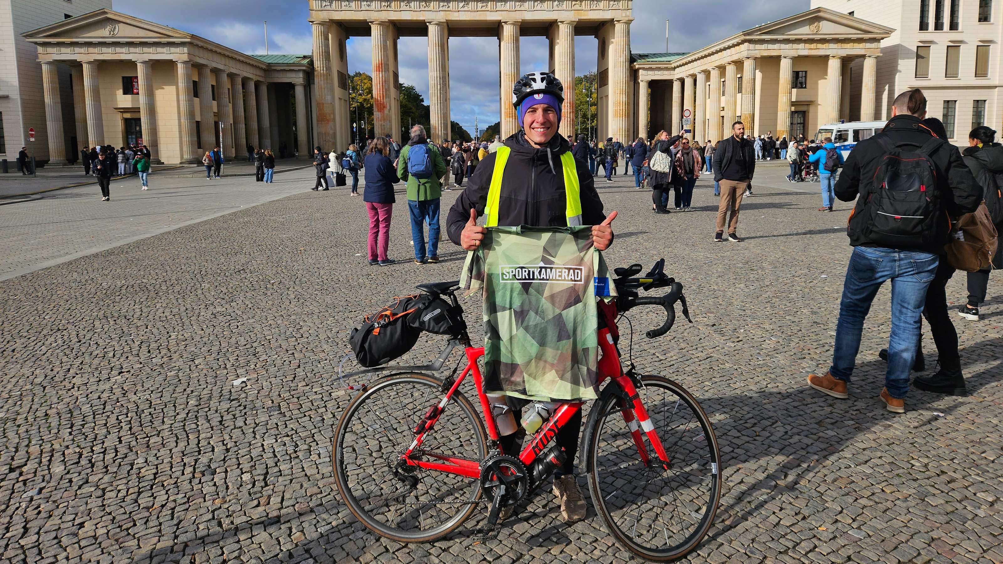Per Rennrad von Bonn nach Berlin – Spenden gesammelt!