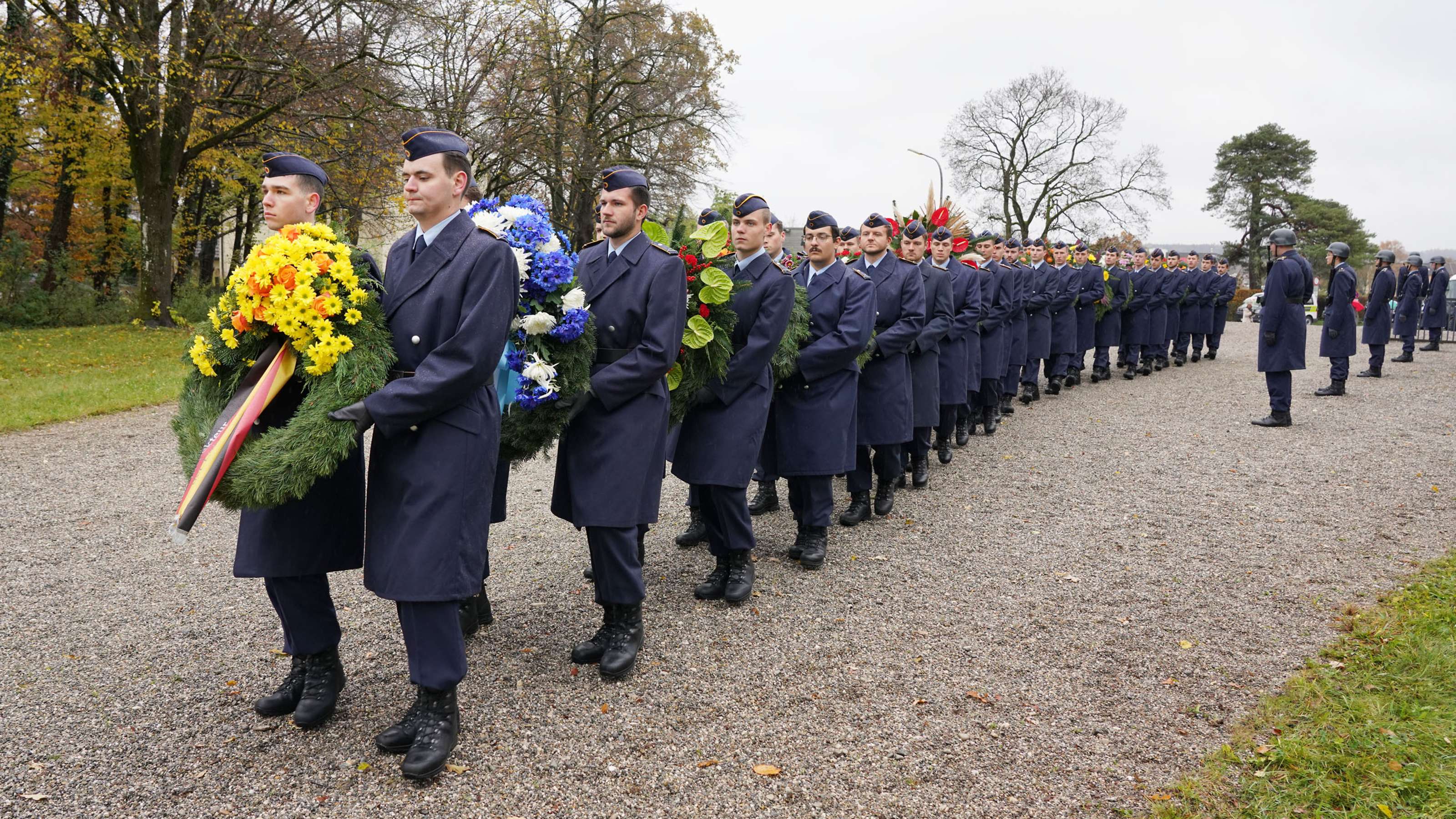 Totenehrung am Luftwaffenehrenmal in Fürstenfeldbruck