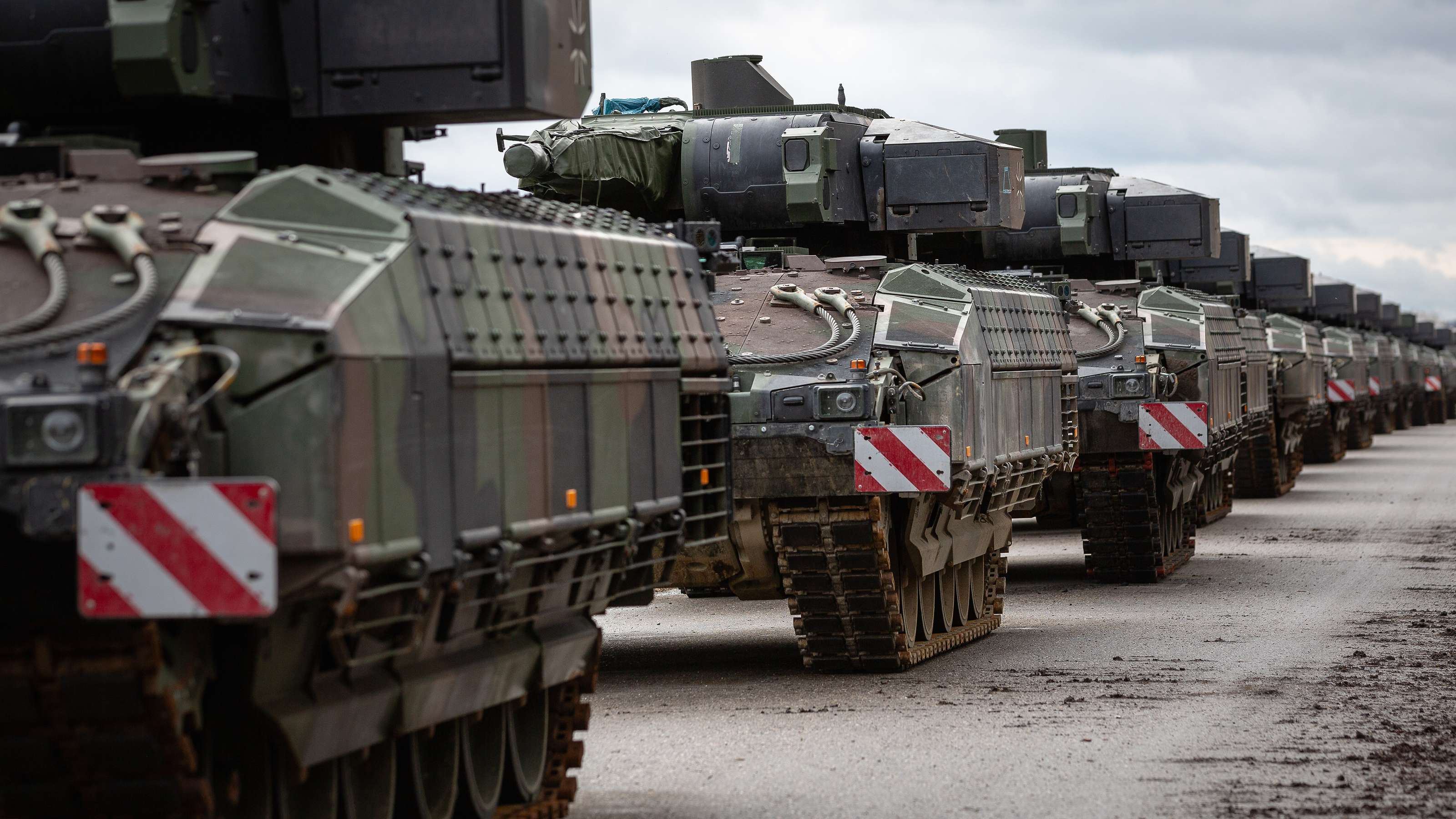 So bringt die Bundeswehr ihre Gefechtsfahrzeuge von A nach B