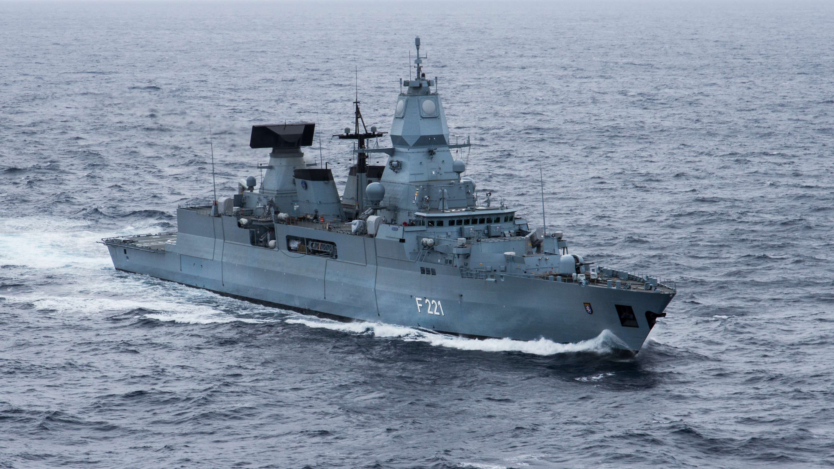 Erste Waffeneinsätze der Fregatte „Hessen“ im Einsatz