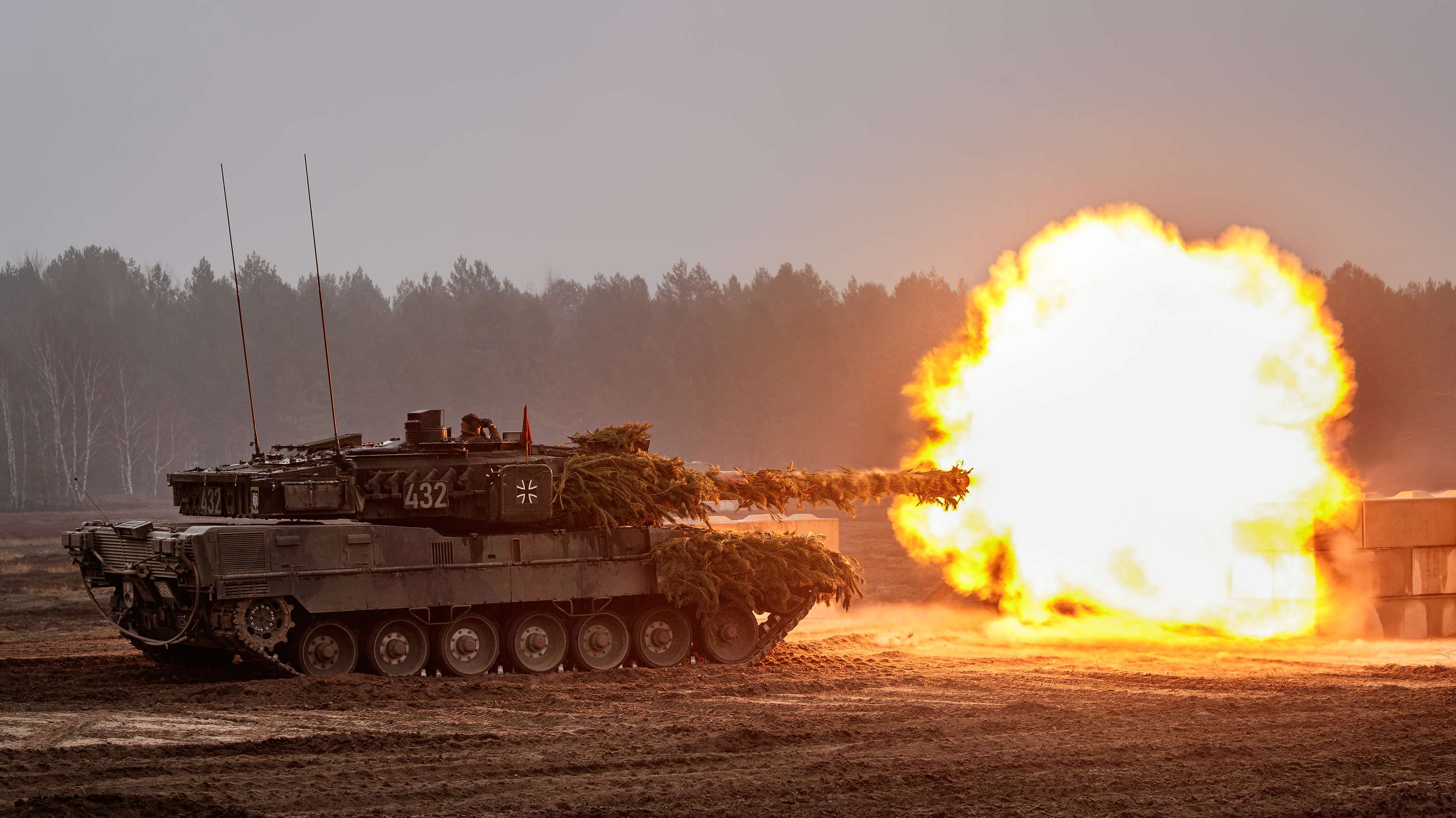 Kampfpanzer Leopard schießen in der Oberlausitz