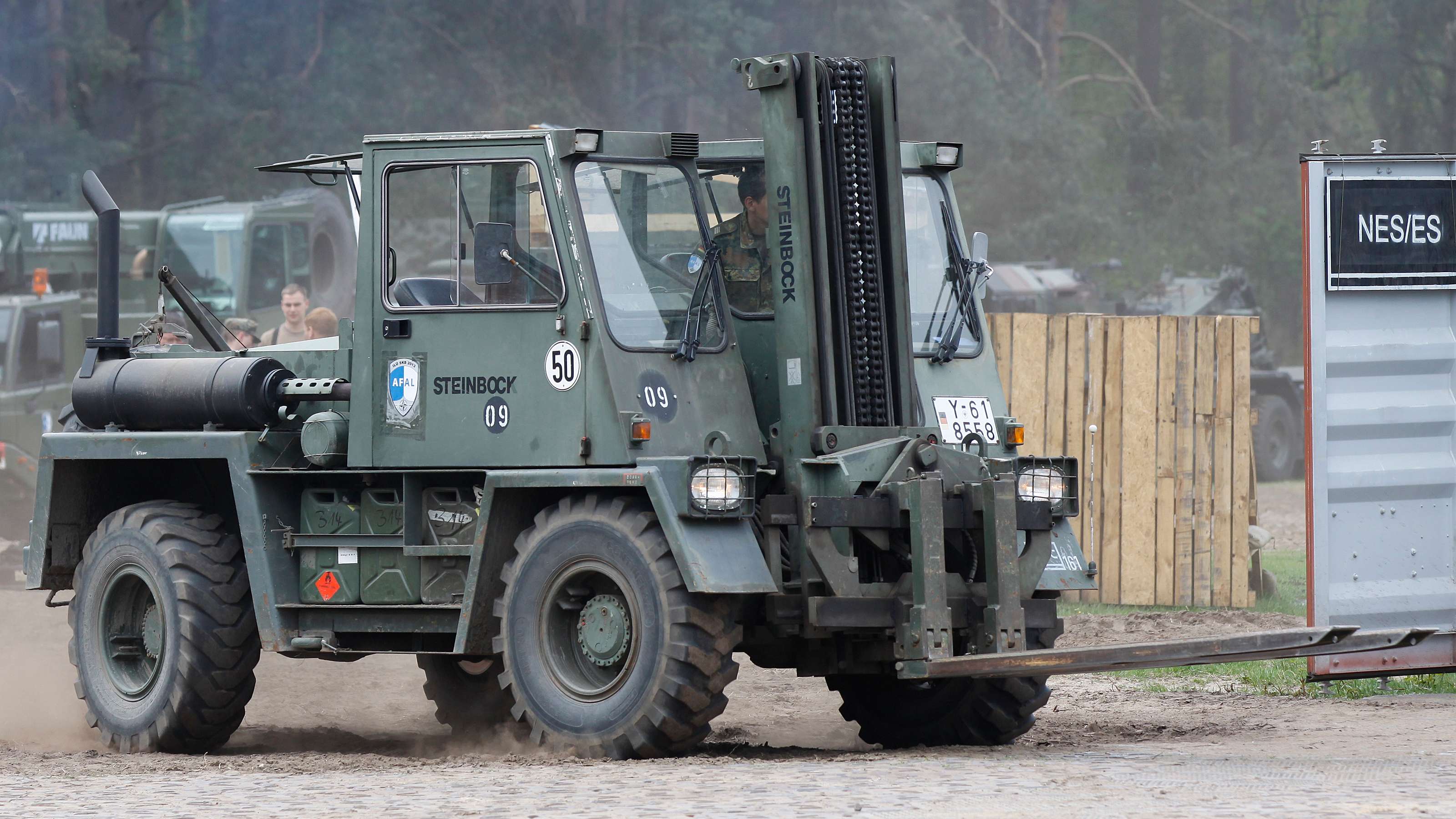 Ausrüstung und Technik: Das Feldumschlaggerät FUG 2,5t